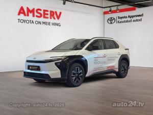 Balts Toyota bZ4X 2026 Tartu, ar dzinēja tilpumu 0.00 L un nobraukumu 13 tūkst. km par 42000 €, foto  vietnē AUTOMOTO.COM.LV