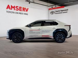 Balts Toyota bZ4X 2026 Tartu, ar dzinēja tilpumu 0.00 L un nobraukumu 13 tūkst. km par 42000 €, foto 4 vietnē AUTOMOTO.COM.LV