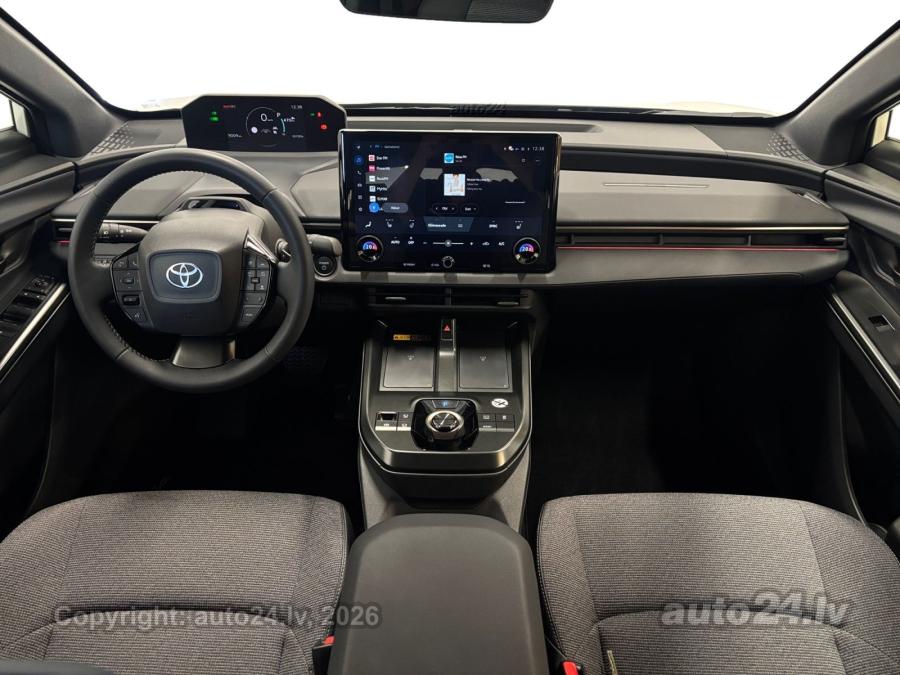 Balts Toyota bZ4X 2026 Tartu, ar dzinēja tilpumu 0.00 L un nobraukumu 13 tūkst. km par 42000 €, foto 9 vietnē AUTOMOTO.COM.LV