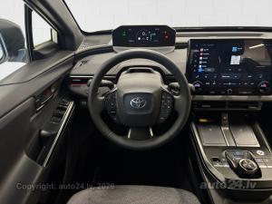 Balts Toyota bZ4X 2026 Tartu, ar dzinēja tilpumu 0.00 L un nobraukumu 13 tūkst. km par 42000 €, foto 10 vietnē AUTOMOTO.COM.LV