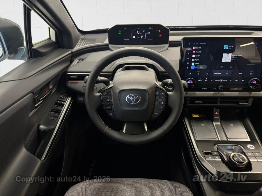 Balts Toyota bZ4X 2026 Tartu, ar dzinēja tilpumu 0.00 L un nobraukumu 13 tūkst. km par 42000 €, foto 10 vietnē AUTOMOTO.COM.LV