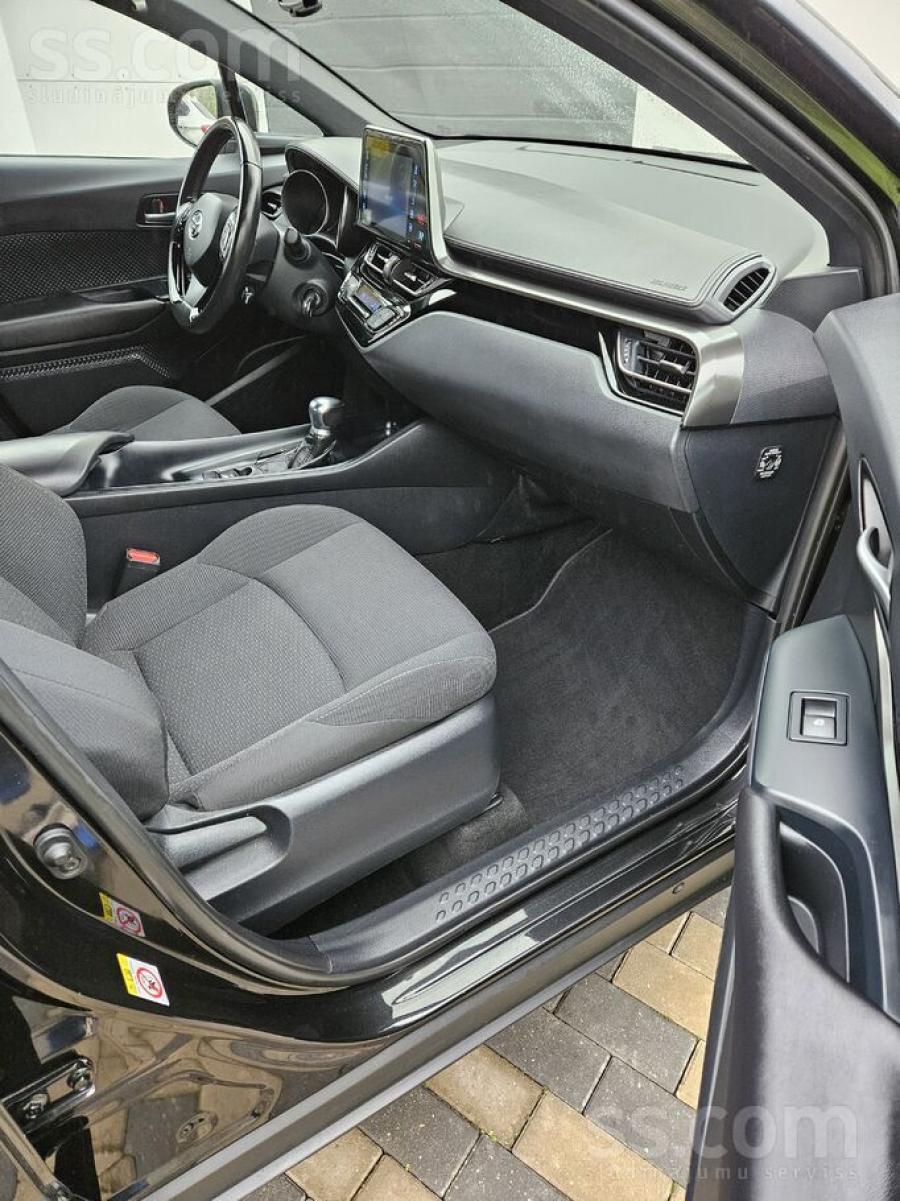Melns Toyota C-HR 2019 Rīga, ar dzinēja tilpumu 1.20 L un nobraukumu 160 tūkst. km par 13600 €, foto 12 vietnē AUTOMOTO.COM.LV