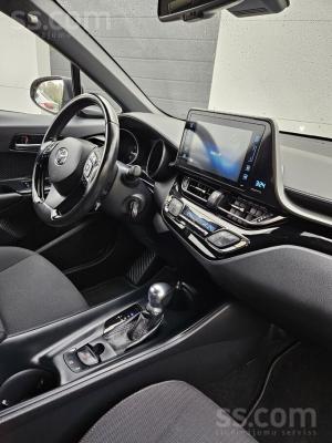 Melns Toyota C-HR 2019 Rīga, ar dzinēja tilpumu 1.20 L un nobraukumu 160 tūkst. km par 13600 €, foto 18 vietnē AUTOMOTO.COM.LV