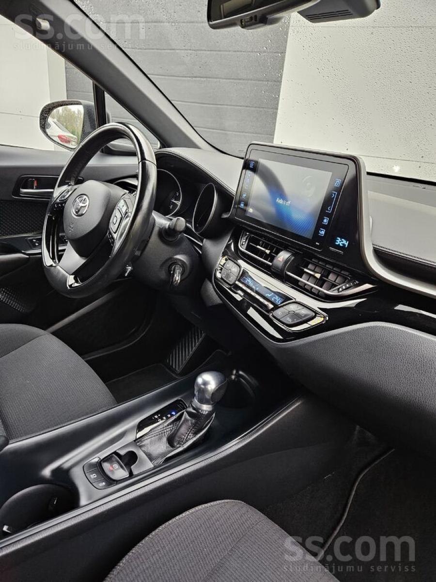 Melns Toyota C-HR 2019 Rīga, ar dzinēja tilpumu 1.20 L un nobraukumu 160 tūkst. km par 13600 €, foto 18 vietnē AUTOMOTO.COM.LV