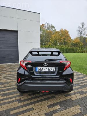 Melns Toyota C-HR 2019 Rīga, ar dzinēja tilpumu 1.20 L un nobraukumu 160 tūkst. km par 13600 €, foto 24 vietnē AUTOMOTO.COM.LV