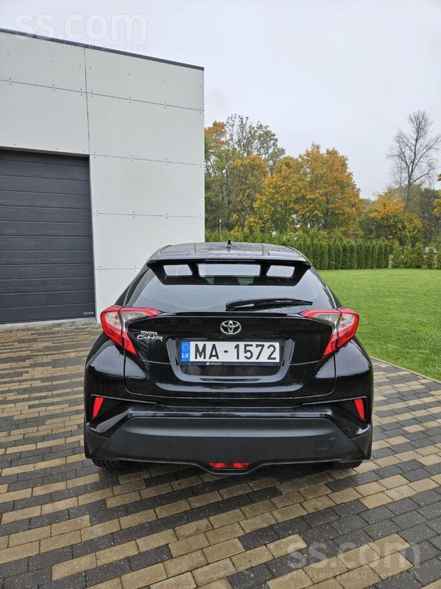 Melns Toyota C-HR 2019 Rīga, ar dzinēja tilpumu 1.20 L un nobraukumu 160 tūkst. km par 13600 €, foto 24 vietnē AUTOMOTO.COM.LV
