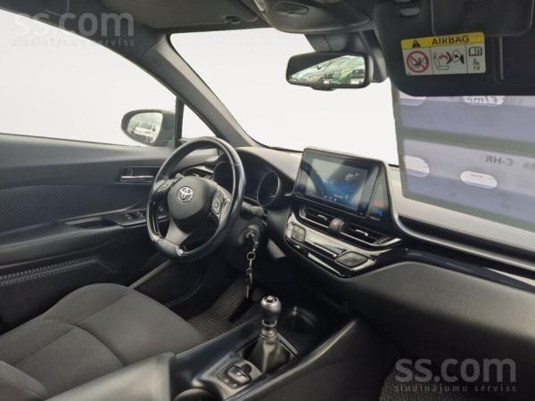 Black Toyota C-HR 2016 in Riga, with an engine capacity of 1.50 L and mileage of 111 thousand km for 12700 €, photo 8 on AUTOMOTO.COM.LV