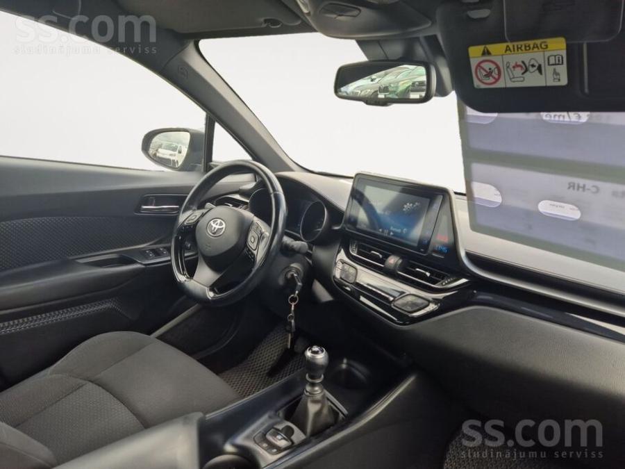 Black Toyota C-HR 2016 in Riga, with an engine capacity of 1.50 L and mileage of 111 thousand km for 12700 €, photo 9 on AUTOMOTO.COM.LV