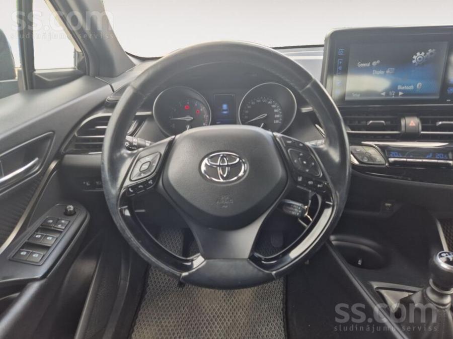 Black Toyota C-HR 2016 in Riga, with an engine capacity of 1.50 L and mileage of 111 thousand km for 12700 €, photo 13 on AUTOMOTO.COM.LV
