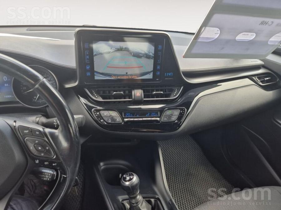 Black Toyota C-HR 2016 in Riga, with an engine capacity of 1.50 L and mileage of 111 thousand km for 12700 €, photo 15 on AUTOMOTO.COM.LV