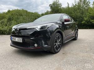 Melns Toyota C-HR 2016 Ukmergė, ar dzinēja tilpumu 1.20 L un nobraukumu 240 tūkst. km par 12200 €, foto 3 vietnē AUTOMOTO.COM.LV