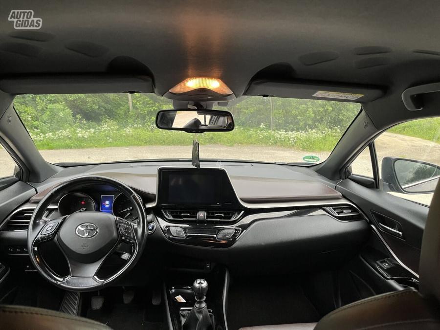 Melns Toyota C-HR 2016 Ukmergė, ar dzinēja tilpumu 1.20 L un nobraukumu 240 tūkst. km par 12200 €, foto 24 vietnē AUTOMOTO.COM.LV