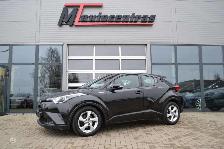 Melns Toyota C-HR 2017 Viļņa, ar dzinēja tilpumu 1.80 L un nobraukumu 190 tūkst. km par 14500 €, foto 1 vietnē AUTOMOTO.COM.LV