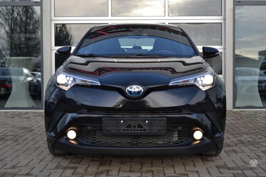 Melns Toyota C-HR 2017 Viļņa, ar dzinēja tilpumu 1.80 L un nobraukumu 190 tūkst. km par 14500 €, foto 3 vietnē AUTOMOTO.COM.LV