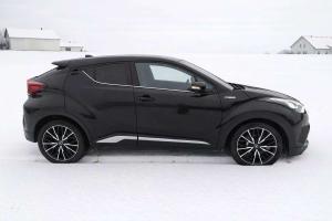 Black Toyota C-HR 2017 in Siauliai, with an engine capacity of 1.80 L and mileage of 233 thousand km for 13900 €, photo 7 on AUTOMOTO.COM.LV