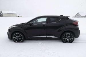Black Toyota C-HR 2017 in Siauliai, with an engine capacity of 1.80 L and mileage of 233 thousand km for 13900 €, photo 8 on AUTOMOTO.COM.LV
