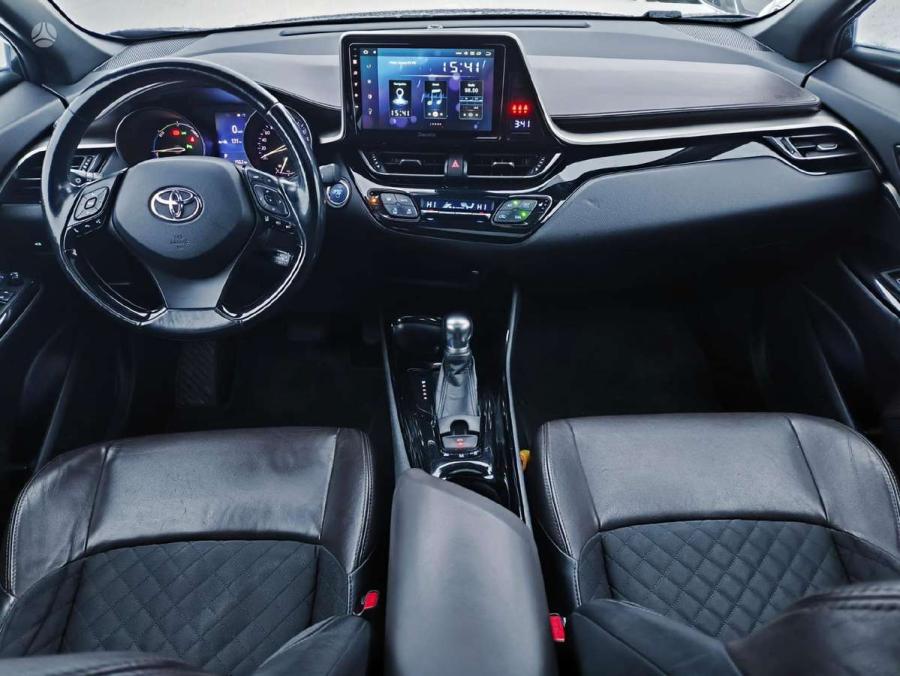 Black Toyota C-HR 2017 in Siauliai, with an engine capacity of 1.80 L and mileage of 233 thousand km for 13900 €, photo 9 on AUTOMOTO.COM.LV