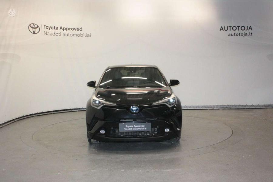 Black Toyota C-HR 2017 in Kaunas, with an engine capacity of 1.80 L and mileage of 117 thousand km for 18500 €, photo 5 on AUTOMOTO.COM.LV