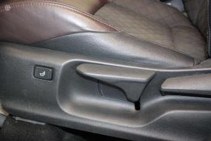 Black Toyota C-HR 2017 in Kaunas, with an engine capacity of 1.20 L and mileage of 159 thousand km for 15900 €, photo 22 on AUTOMOTO.COM.LV