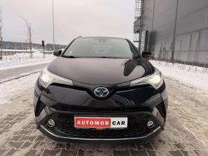 Black Toyota C-HR 2017 in Vilnius, with an engine capacity of 1.80 L and mileage of 128 thousand km for 16750 €, photo 2 on AUTOMOTO.COM.LV
