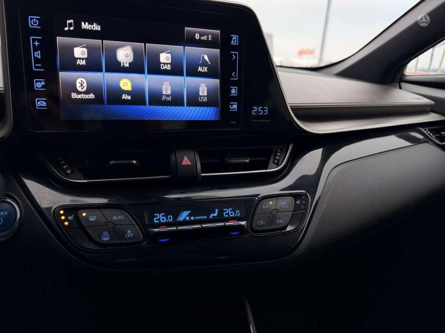 Black Toyota C-HR 2017 in Vilnius, with an engine capacity of 1.80 L and mileage of 128 thousand km for 16750 €, photo 24 on AUTOMOTO.COM.LV