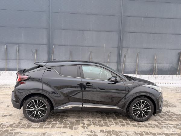 Melns Toyota C-HR 2017 Viļņa, ar dzinēja tilpumu 1.80 L un nobraukumu 128 tūkst. km par 16750 €, foto 4 vietnē AUTOMOTO.COM.LV