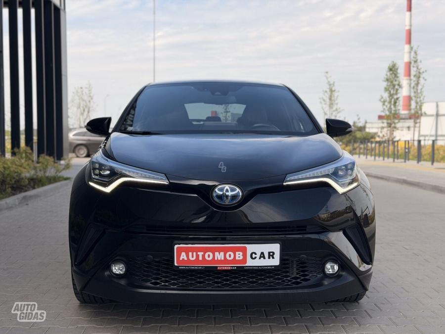 Melns Toyota C-HR 2017 Viļņa, ar dzinēja tilpumu 1.80 L un nobraukumu 92 tūkst. km par 17650 €, foto 3 vietnē AUTOMOTO.COM.LV