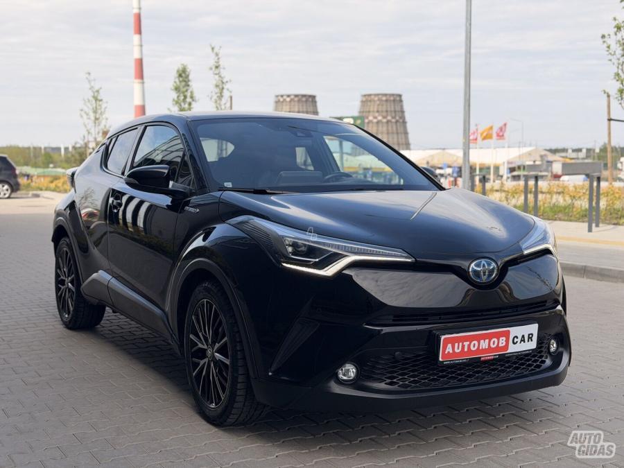 Melns Toyota C-HR 2017 Viļņa, ar dzinēja tilpumu 1.80 L un nobraukumu 92 tūkst. km par 17650 €, foto 4 vietnē AUTOMOTO.COM.LV