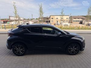 Melns Toyota C-HR 2017 Viļņa, ar dzinēja tilpumu 1.80 L un nobraukumu 92 tūkst. km par 17650 €, foto 5 vietnē AUTOMOTO.COM.LV