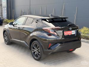 Melns Toyota C-HR 2017 Viļņa, ar dzinēja tilpumu 1.80 L un nobraukumu 92 tūkst. km par 17650 €, foto 8 vietnē AUTOMOTO.COM.LV