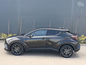 Melns Toyota C-HR 2017 Viļņa, ar dzinēja tilpumu 1.80 L un nobraukumu 92 tūkst. km par 17650 €, foto 9 vietnē AUTOMOTO.COM.LV