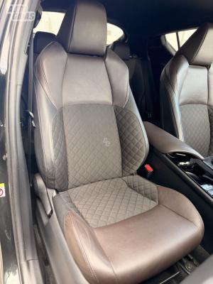 Melns Toyota C-HR 2017 Viļņa, ar dzinēja tilpumu 1.80 L un nobraukumu 92 tūkst. km par 17650 €, foto 17 vietnē AUTOMOTO.COM.LV