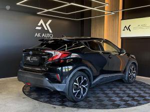 Черный Тойота C-HR 2017 в Каунас, объемом двигателя 1.80 л и пробегом 124 тыс. км за 17990 €, фото 13 на AUTOMOTO.COM.LV