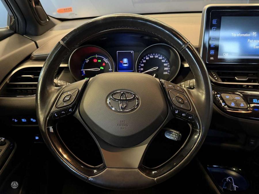 Черный Тойота C-HR 2017 в Каунас, объемом двигателя 1.80 л и пробегом 124 тыс. км за 17990 €, фото 15 на AUTOMOTO.COM.LV