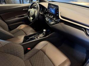 Черный Тойота C-HR 2017 в Каунас, объемом двигателя 1.80 л и пробегом 124 тыс. км за 17990 €, фото 18 на AUTOMOTO.COM.LV