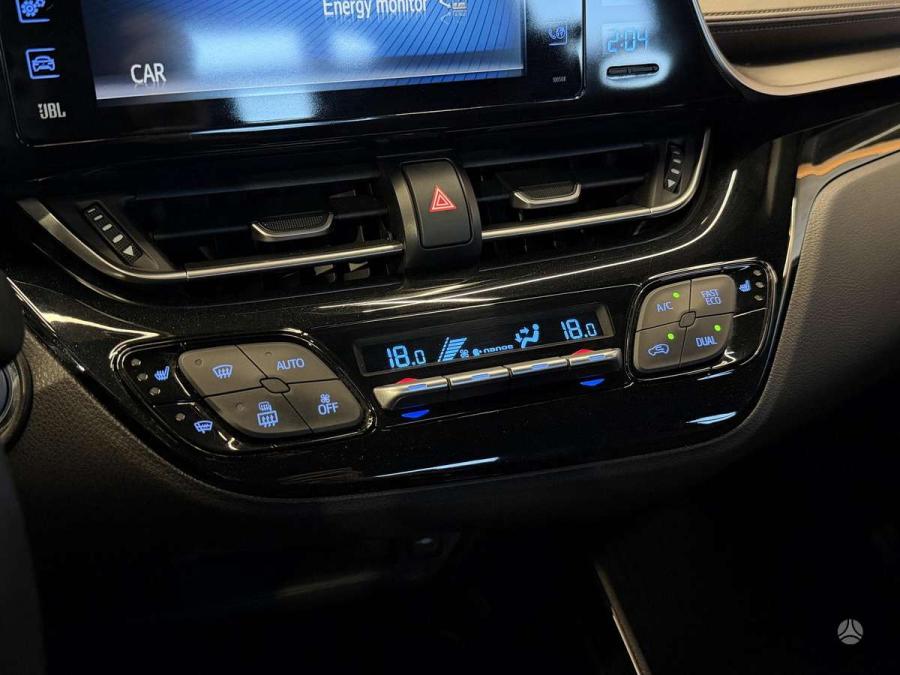 Черный Тойота C-HR 2017 в Каунас, объемом двигателя 1.80 л и пробегом 124 тыс. км за 17990 €, фото 22 на AUTOMOTO.COM.LV