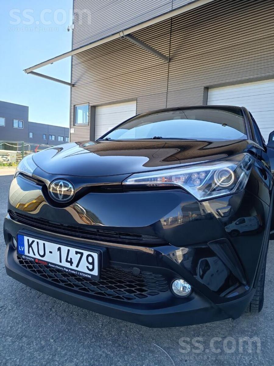 Melns Toyota C-HR 2017 Rīga, ar dzinēja tilpumu 1.20 L un nobraukumu 140 tūkst. km par 16999 €, foto 1 vietnē AUTOMOTO.COM.LV