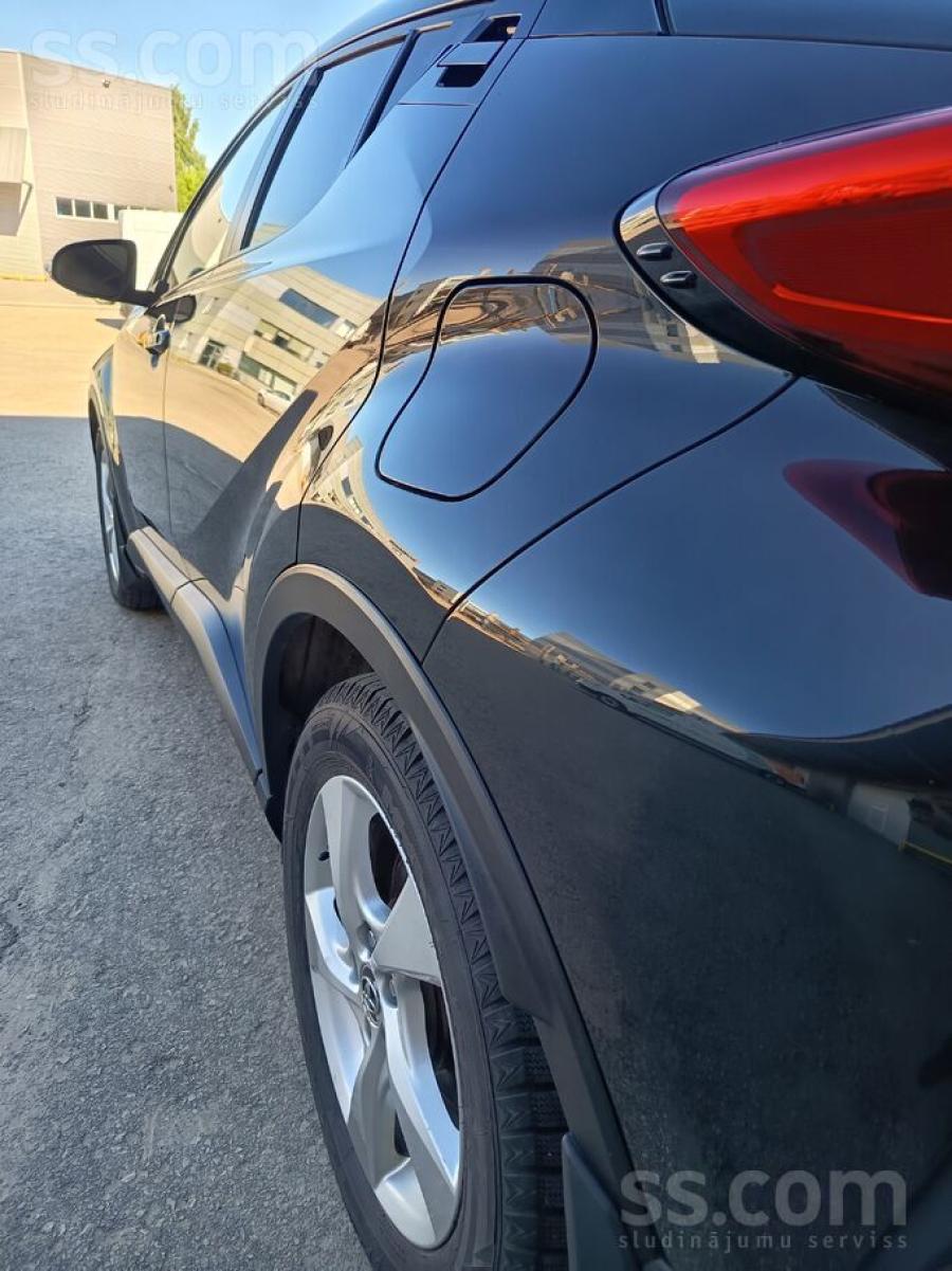 Melns Toyota C-HR 2017 Rīga, ar dzinēja tilpumu 1.20 L un nobraukumu 140 tūkst. km par 16999 €, foto 6 vietnē AUTOMOTO.COM.LV