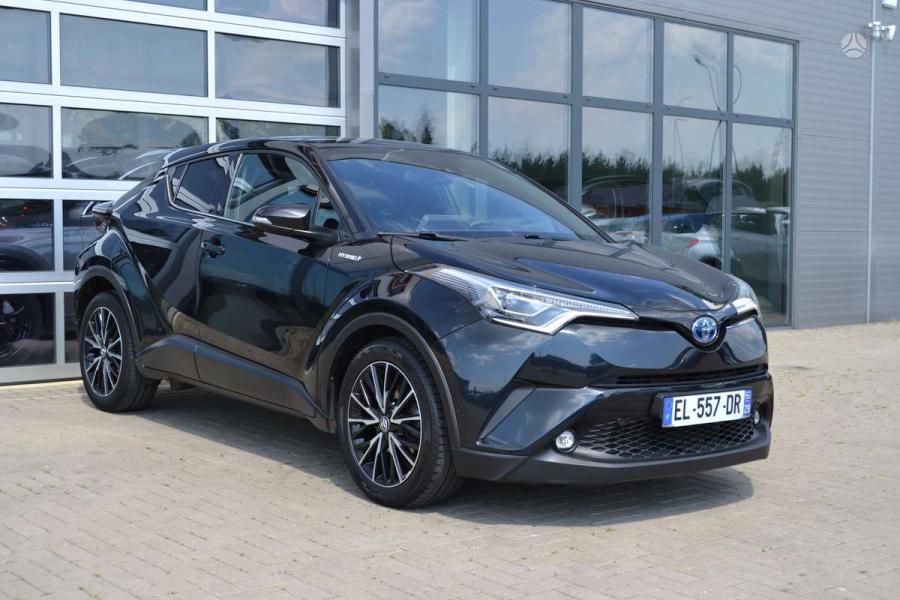 Черный Тойота C-HR 2017 в Вильнюс, объемом двигателя 1.80 л и пробегом 151 тыс. км за 17000 €, фото 5 на AUTOMOTO.COM.LV