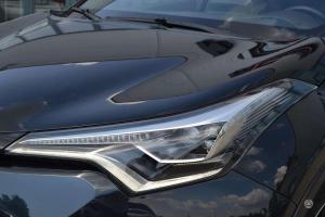 Черный Тойота C-HR 2017 в Вильнюс, объемом двигателя 1.80 л и пробегом 151 тыс. км за 17000 €, фото 6 на AUTOMOTO.COM.LV