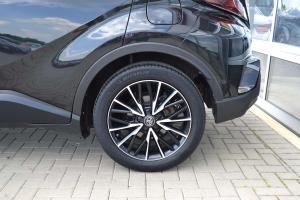 Черный Тойота C-HR 2017 в Вильнюс, объемом двигателя 1.80 л и пробегом 151 тыс. км за 17000 €, фото 8 на AUTOMOTO.COM.LV