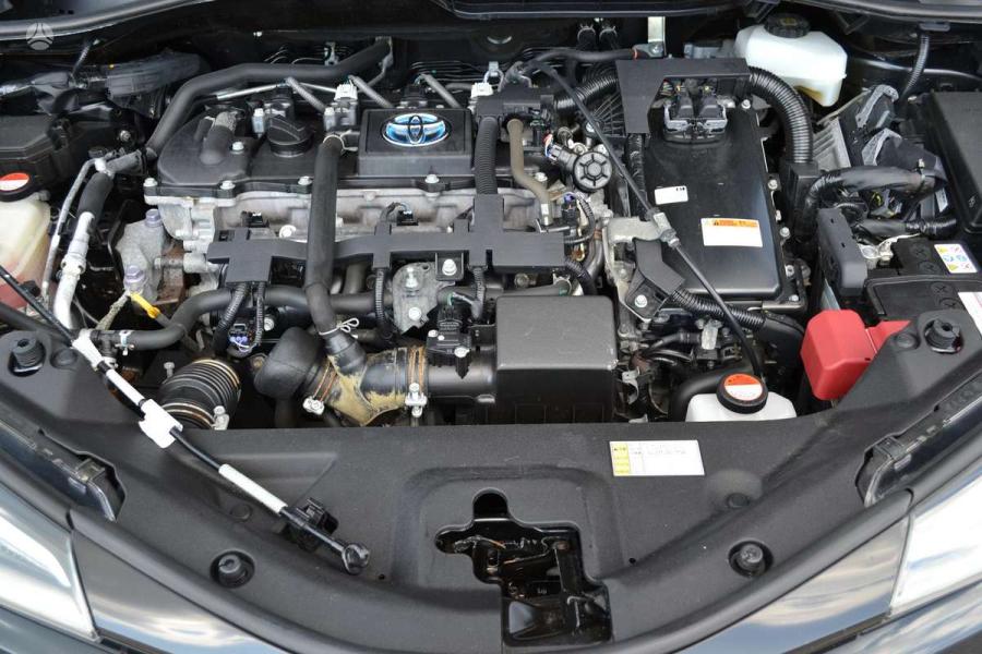 Черный Тойота C-HR 2017 в Вильнюс, объемом двигателя 1.80 л и пробегом 151 тыс. км за 17000 €, фото 11 на AUTOMOTO.COM.LV