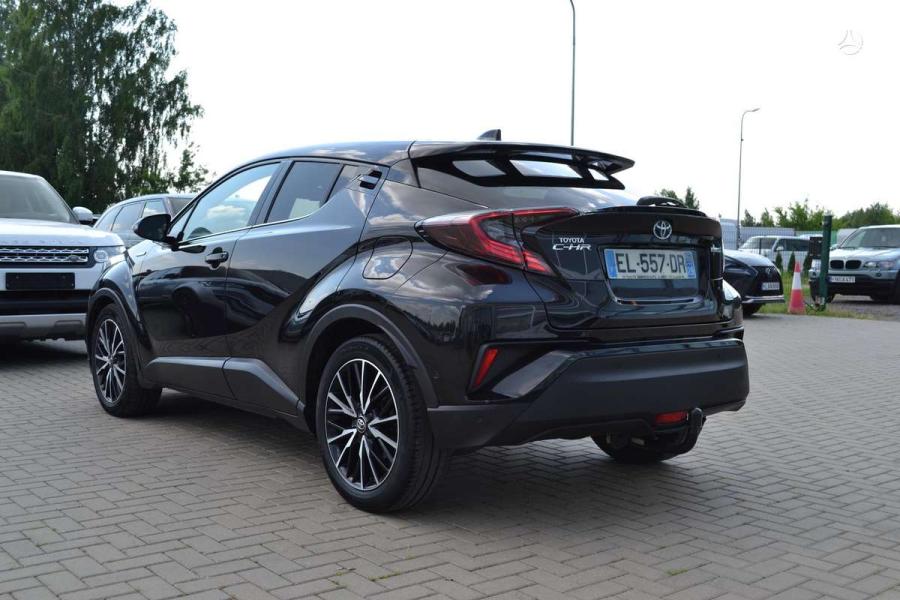 Черный Тойота C-HR 2017 в Вильнюс, объемом двигателя 1.80 л и пробегом 151 тыс. км за 17000 €, фото 14 на AUTOMOTO.COM.LV