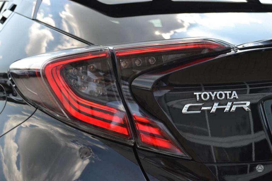 Черный Тойота C-HR 2017 в Вильнюс, объемом двигателя 1.80 л и пробегом 151 тыс. км за 17000 €, фото 26 на AUTOMOTO.COM.LV