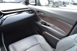 Черный Тойота C-HR 2017 в Вильнюс, объемом двигателя 1.80 л и пробегом 151 тыс. км за 17000 €, фото 39 на AUTOMOTO.COM.LV