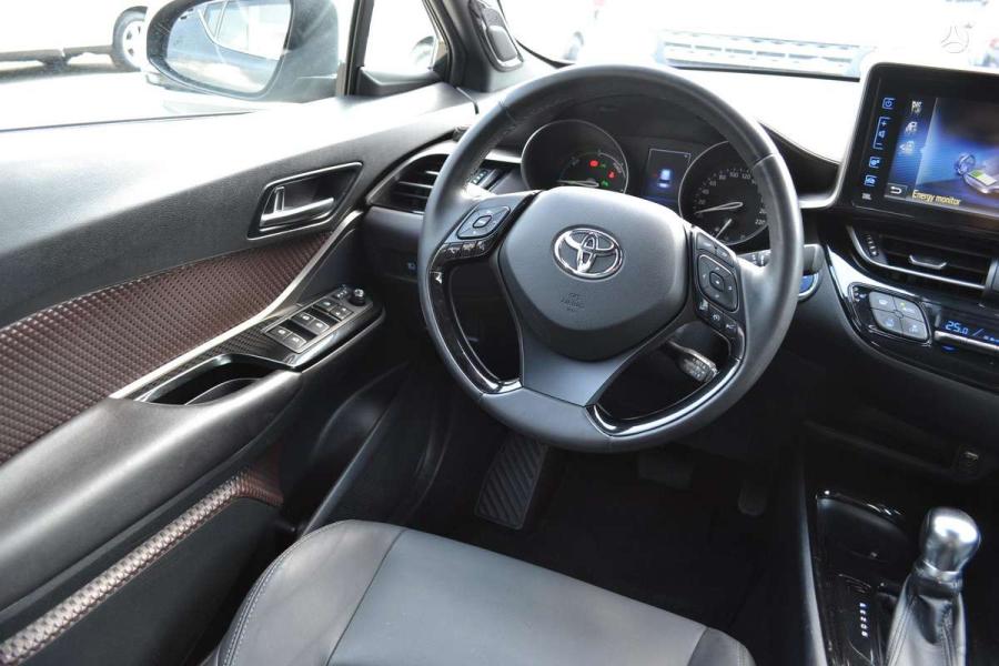 Черный Тойота C-HR 2017 в Вильнюс, объемом двигателя 1.80 л и пробегом 151 тыс. км за 17000 €, фото 40 на AUTOMOTO.COM.LV