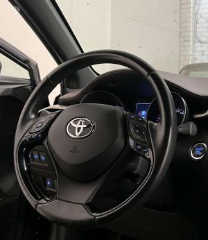Черный Тойота C-HR 2017 в Клайпеда, объемом двигателя 1.80 л и пробегом 173 тыс. км за 14500 €, фото 4 на AUTOMOTO.COM.LV