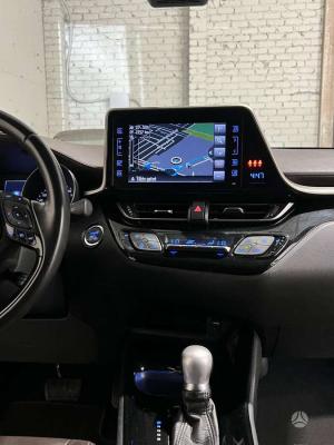 Черный Тойота C-HR 2017 в Клайпеда, объемом двигателя 1.80 л и пробегом 173 тыс. км за 14500 €, фото 8 на AUTOMOTO.COM.LV