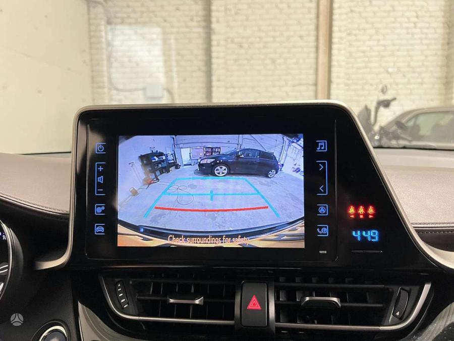 Черный Тойота C-HR 2017 в Клайпеда, объемом двигателя 1.80 л и пробегом 173 тыс. км за 14500 €, фото 22 на AUTOMOTO.COM.LV