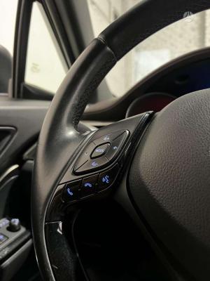 Черный Тойота C-HR 2017 в Клайпеда, объемом двигателя 1.80 л и пробегом 173 тыс. км за 14500 €, фото 24 на AUTOMOTO.COM.LV